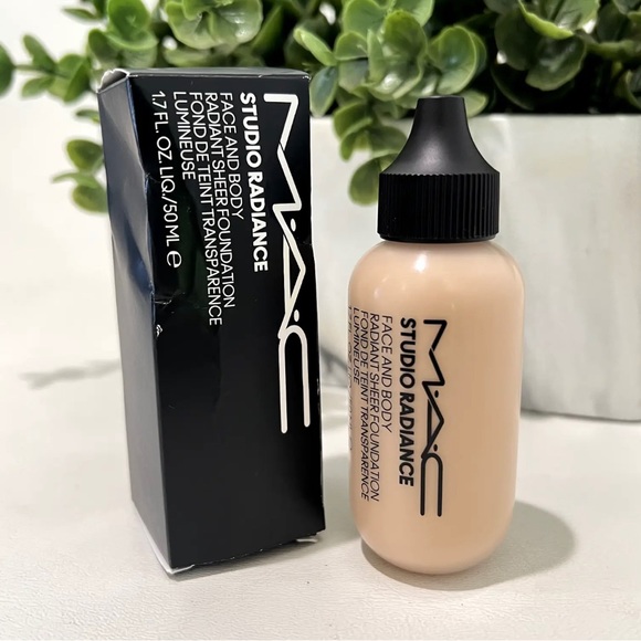 MAC Cosmetics | Makeup | Mac Studio Face And Body Foundation 2 Ml C2 ...